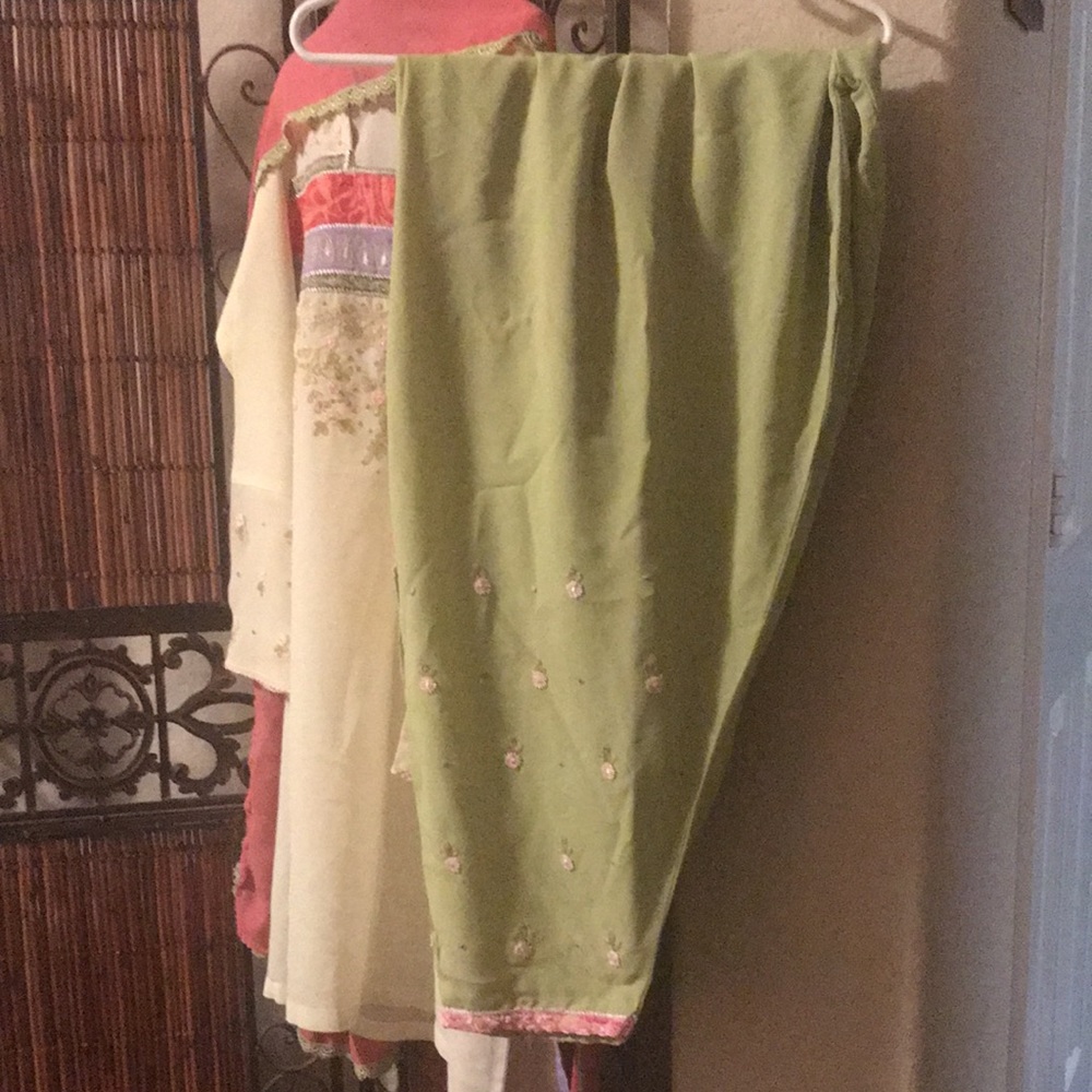 Pakistani/Indian Shalwar, Shirt And Dupatta. Pre Loved - Gem